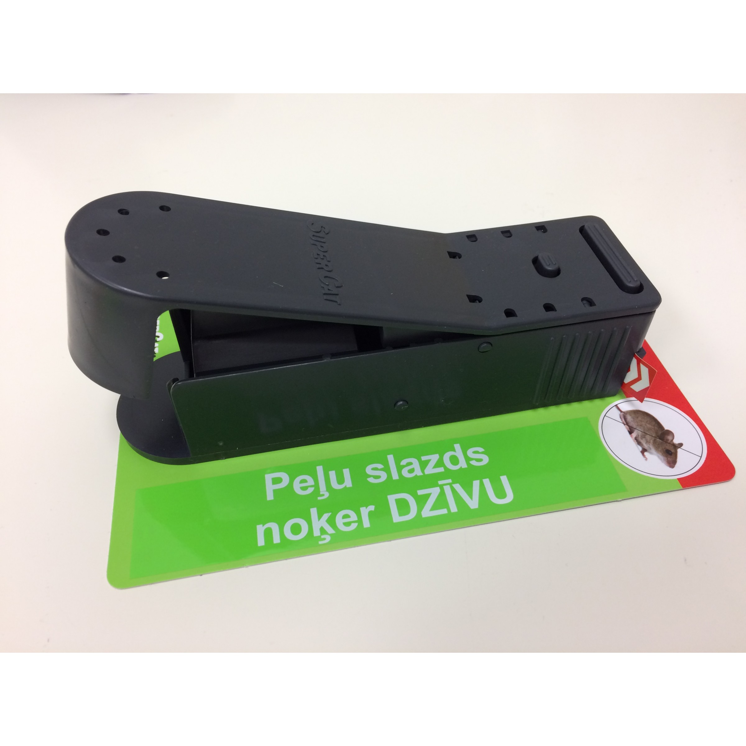 peļu slazds noķer dzīvu